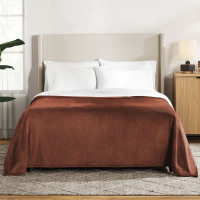 Click here for Members Mark Herringbone Velvet Plush Blanket (Ass... prices