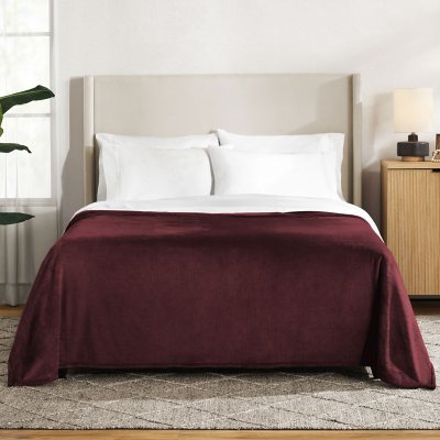 Click here for Members Mark Herringbone Velvet Plush Blanket (Ass... prices