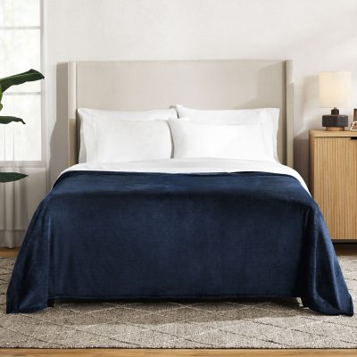 Click here for Members Mark Herringbone Velvet Plush Blanket (Ass... prices