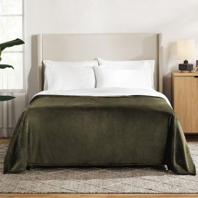 Click here for Members Mark Herringbone Velvet Plush Blanket (Ass... prices