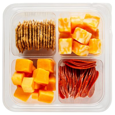 Member's Mark Cracker, Cheese and Pepperoni Snack Tray (approx. 9.6 oz ...